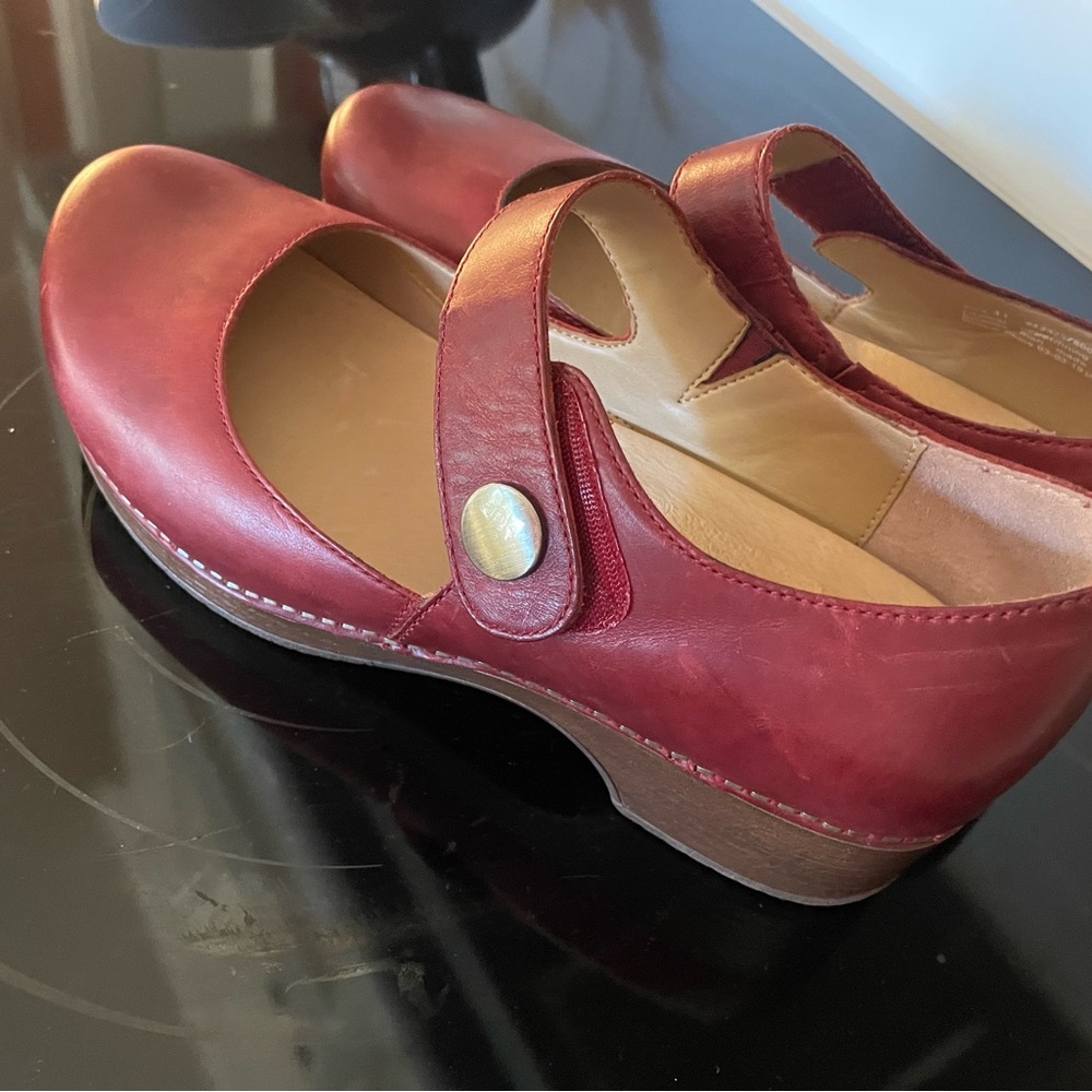 Nwob Dansko Red Waxy Burnished Mary Jane’s Size 9.5 - Gem